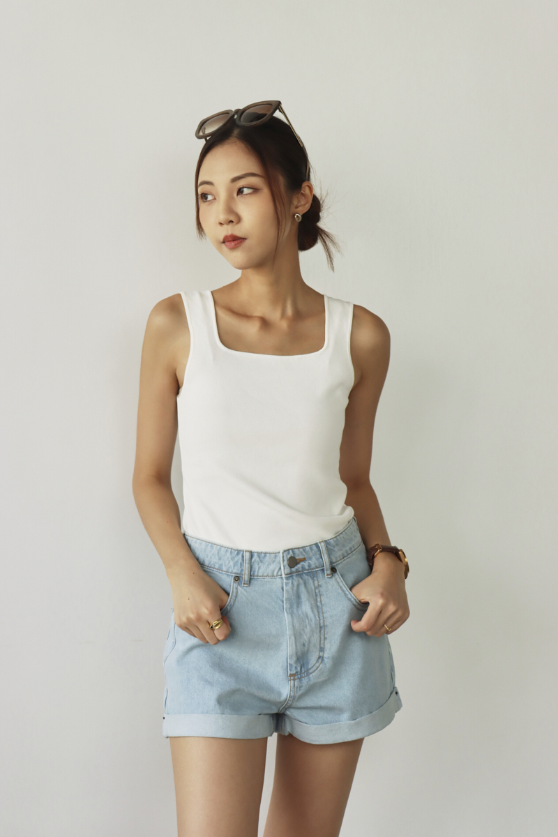 寬肩帶方領背心上衣 | BY PURETE